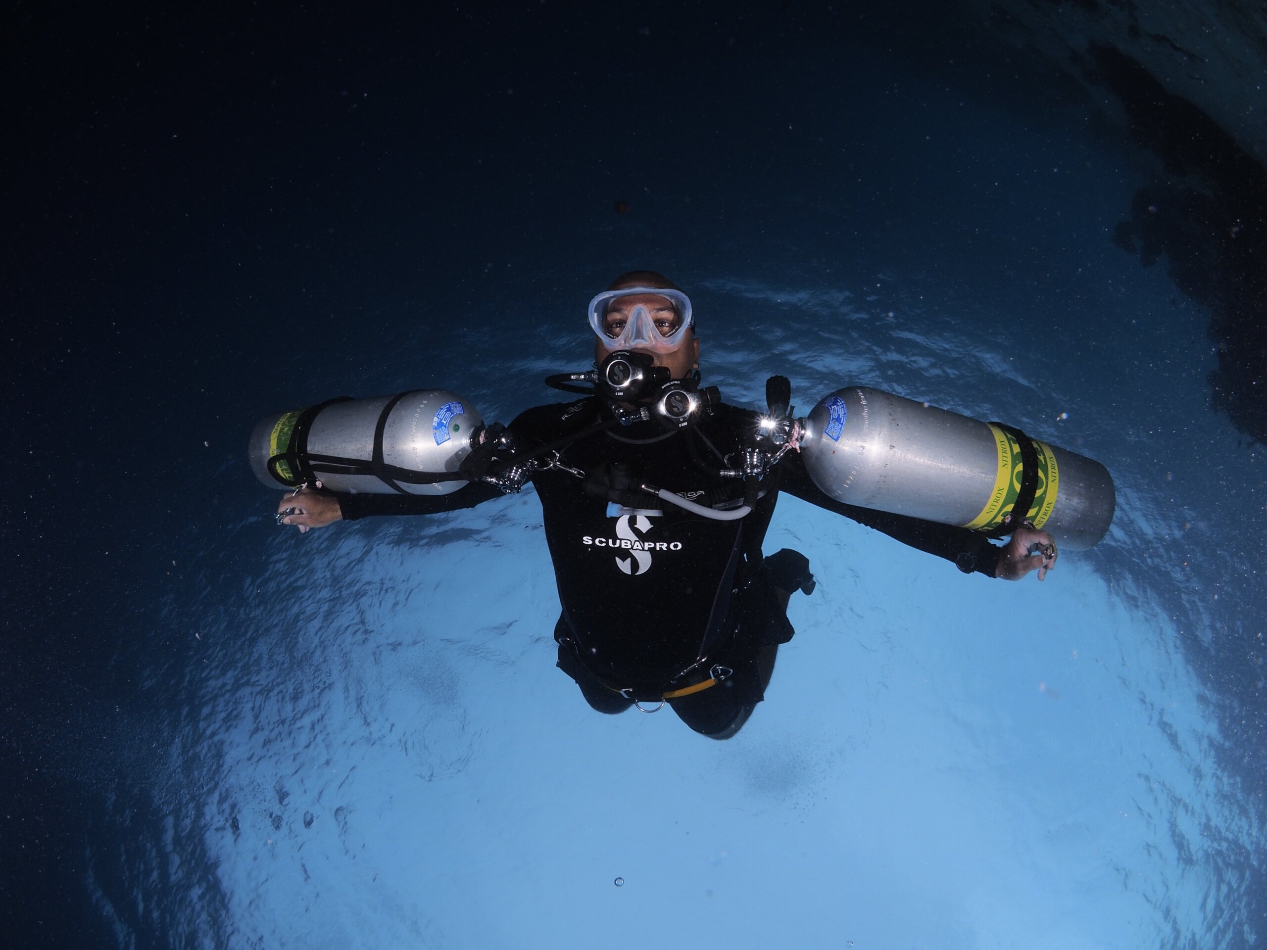 Sidemount-Tauchen mit Euro-Divers Maldiven - Silent World